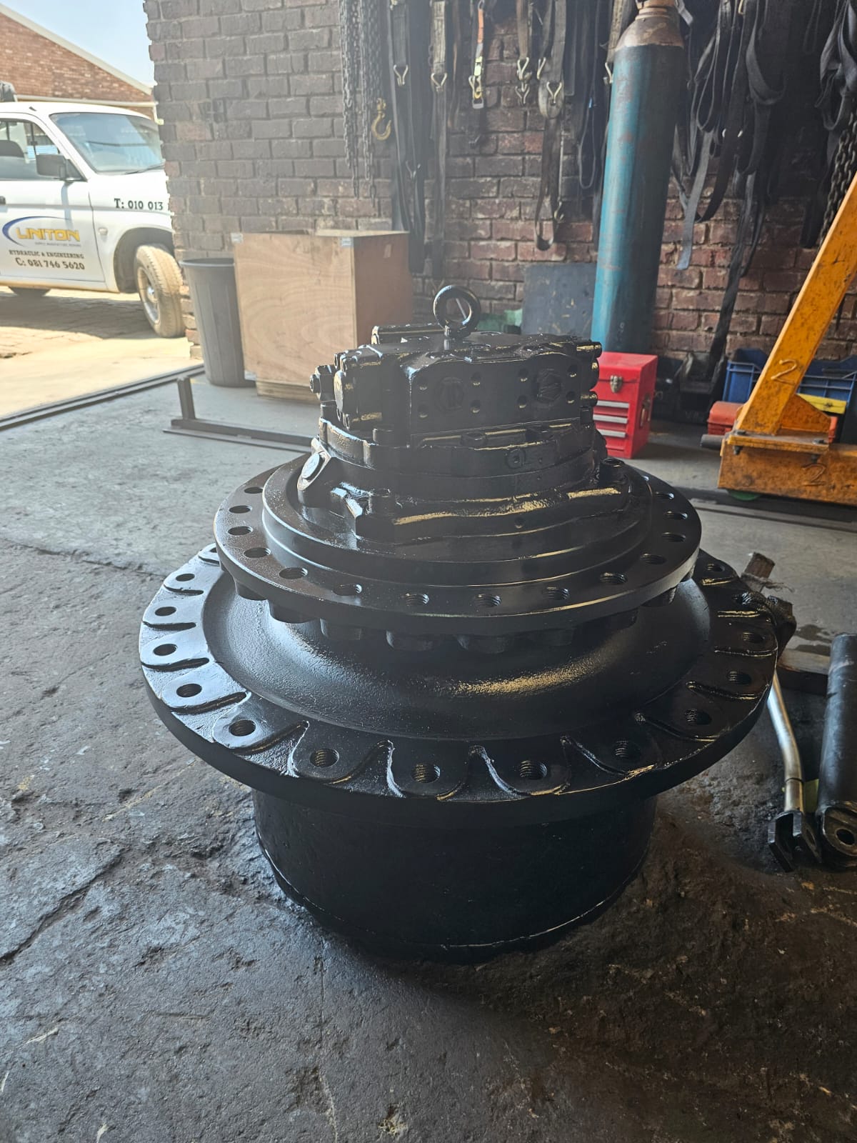 Final Drives | Liniton Hydraulic & Engineering